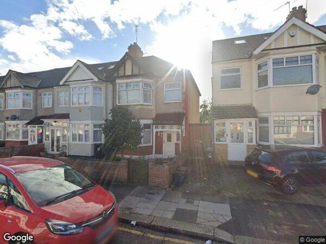 Room at Brook Road, Greater London