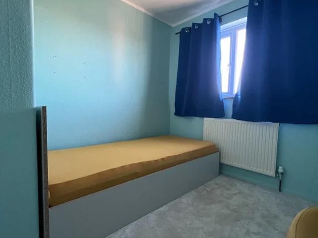 Room at Brook Road, Swanley