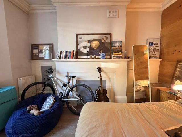 Room at Brooke Road, Greater London