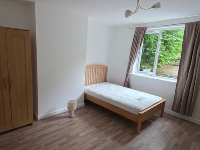 Room at Brooklyn Road, Bristol
