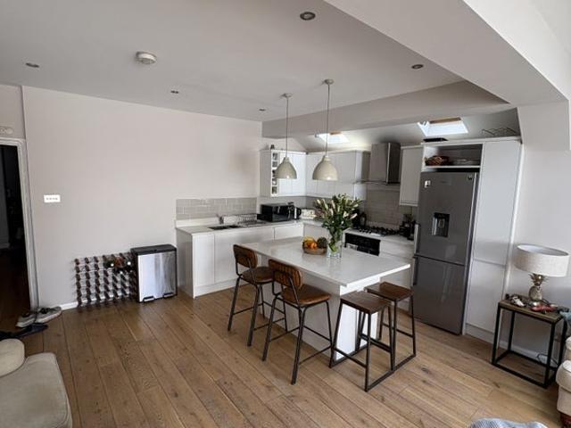 Room at Brookwood Road, Greater London