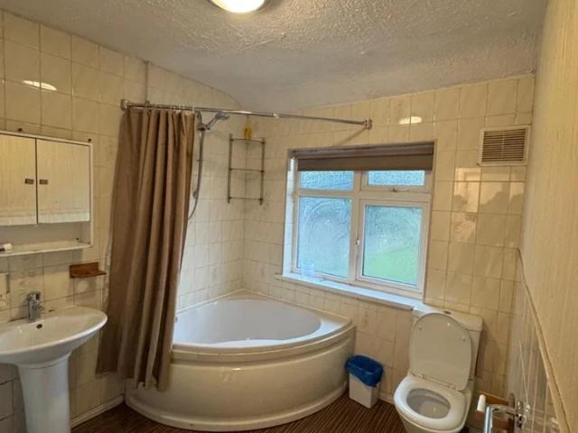 Room at Broom Hall Crescent, Birmingham