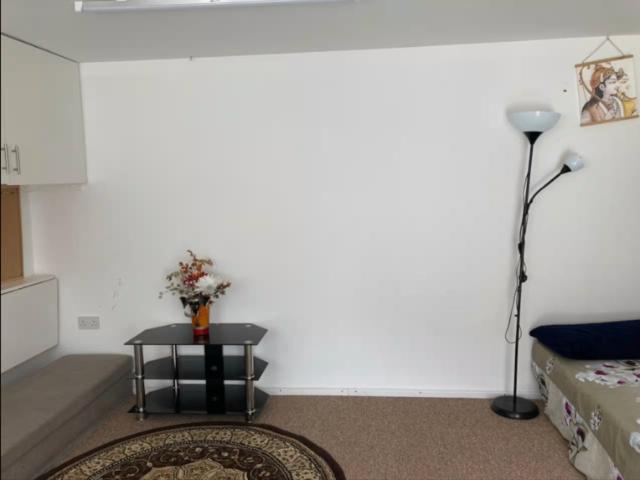 Room at Broomgrove Gardens, Greater London