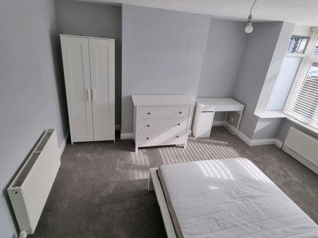 Room at Broomhill Road, Bristol