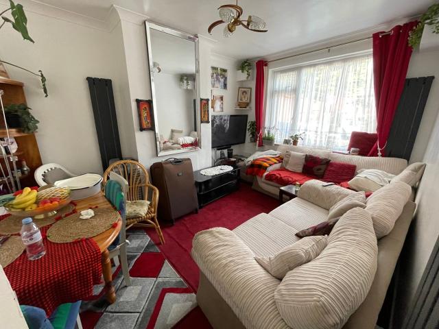 Room at Brooms Road, Luton