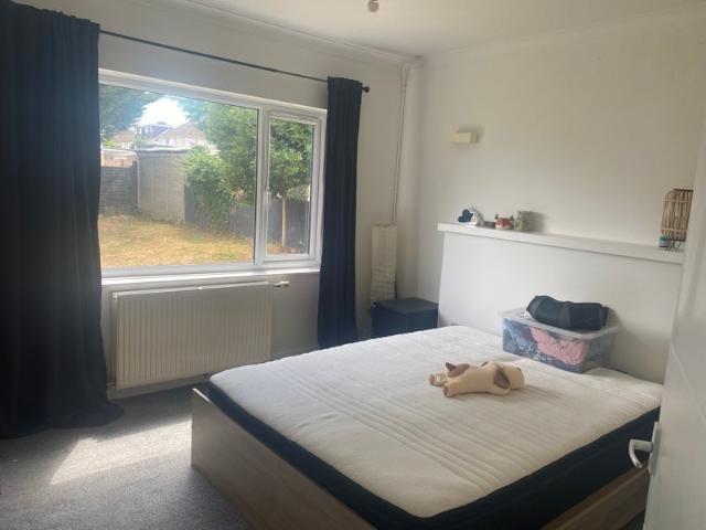 Room at Broomwood Road, Greater London