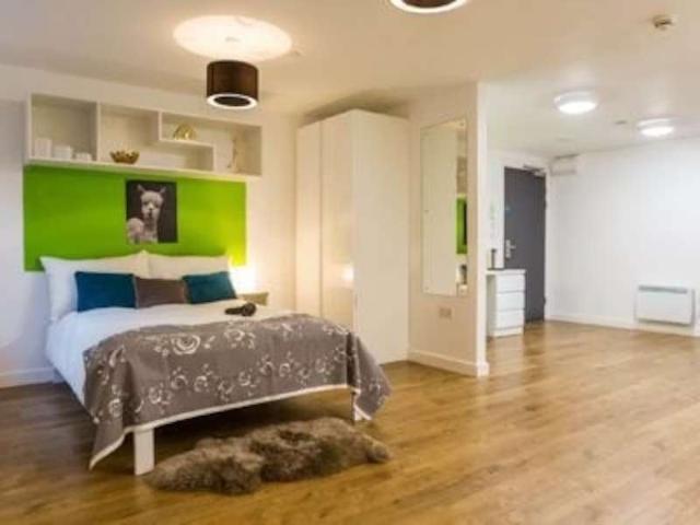 Room at Broad Street, Bristol