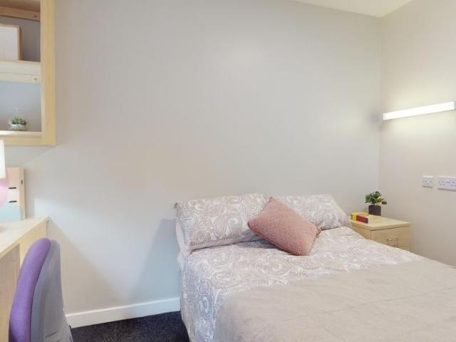 Room at Broad Street Lane, Sheffield