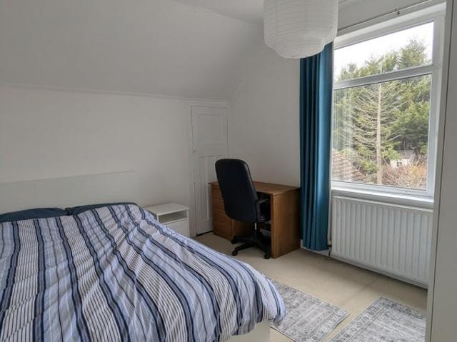 Room at Broad Walk, Greater London