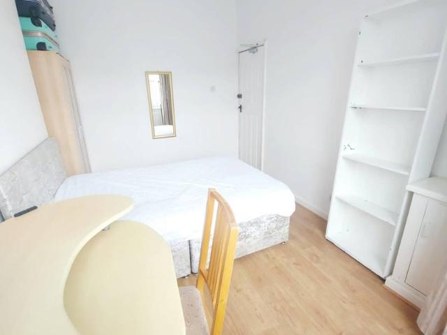 Room at Broadfield Road, Manchester