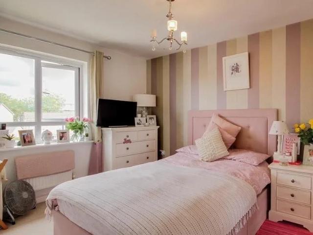 Room at Broadhurst Place, Basildon