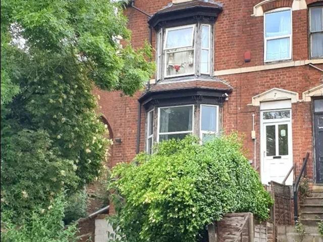 Room at Broadway North, Walsall