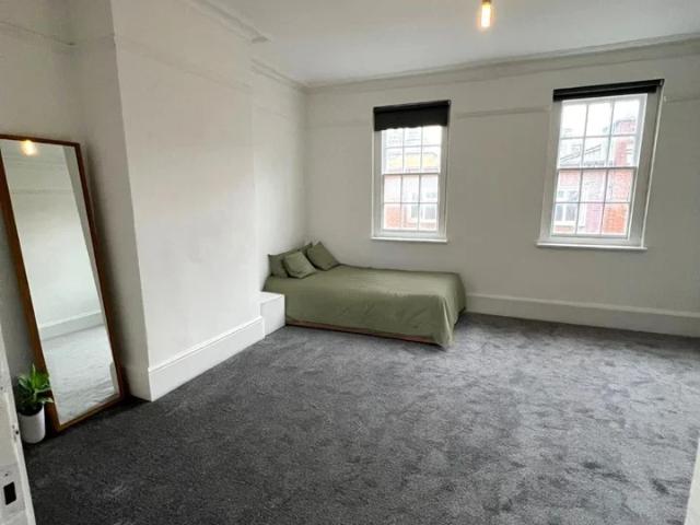 Room at Broadway, City of Westminster