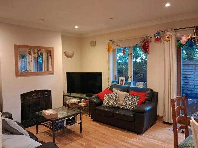 Room at Broadway Court, Greater London