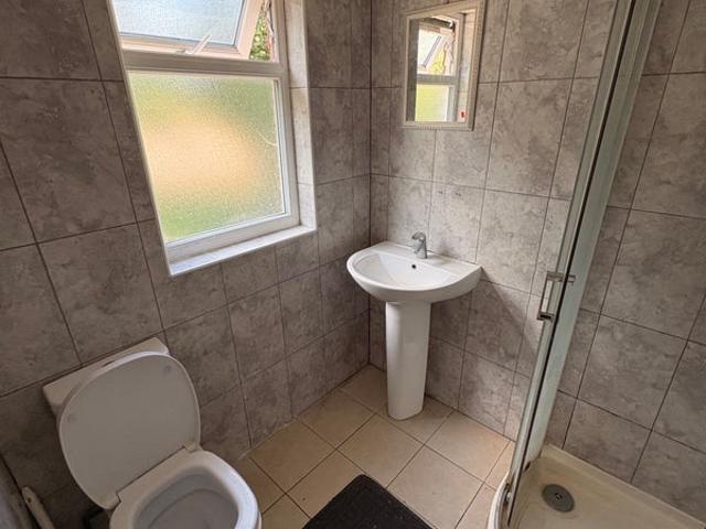 Room at Broadway Gardens, Greater London
