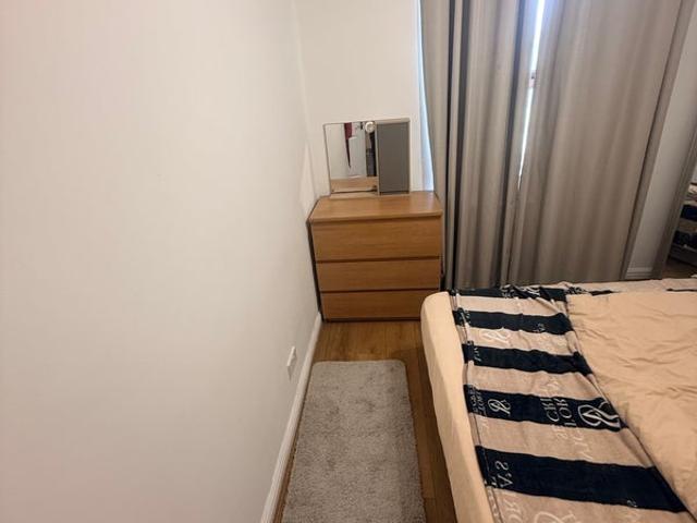 Room at Broadway, Greater London