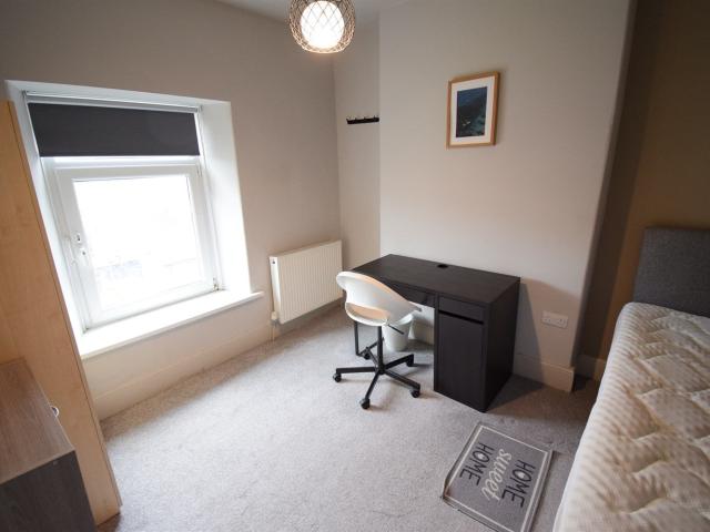 Room at Broadway, Pontypridd