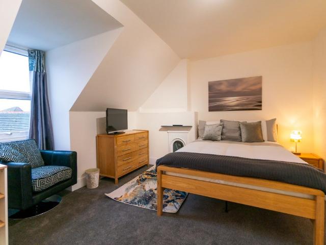 Room at Brocksett Close, Reading