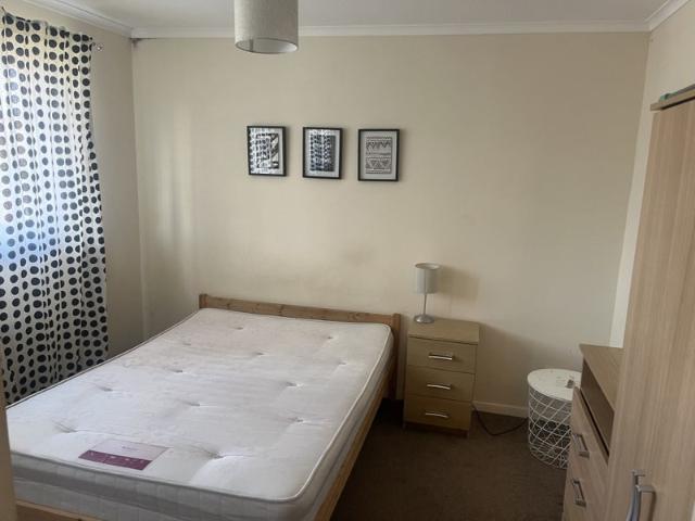 Room at Brockworth, Yate