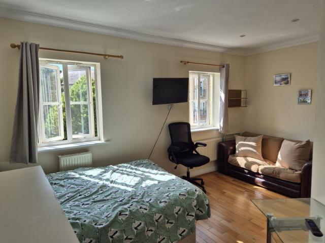 Room at Brockwell Park Row, Greater London
