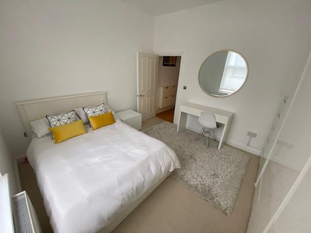 Room at Brodrick Road, Greater London
