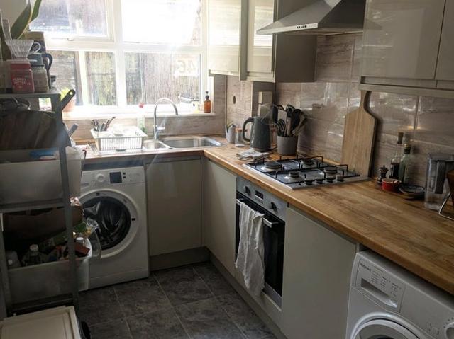 Room at Broke Walk, Greater London