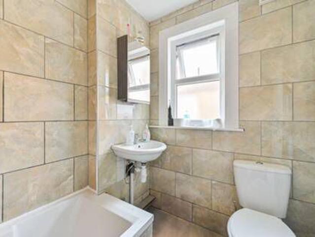 Room at Broughton Road, Greater London