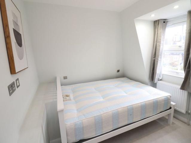Room at Broughton Road, Greater London