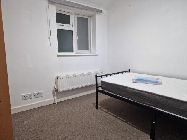 Room at Browning Street, Stafford