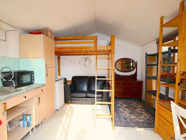 Room at Broxted Road, Greater London