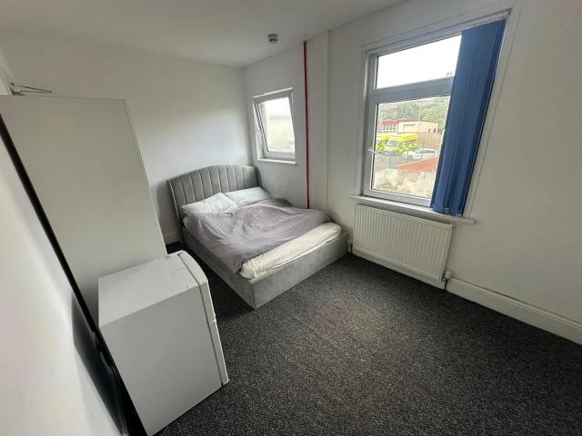 Room at Brunswick Street, Wakefield