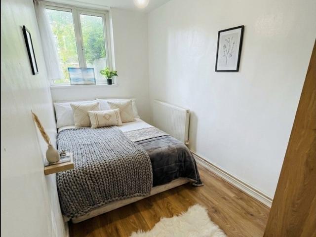 Room at Bruckner Street, City of Westminster