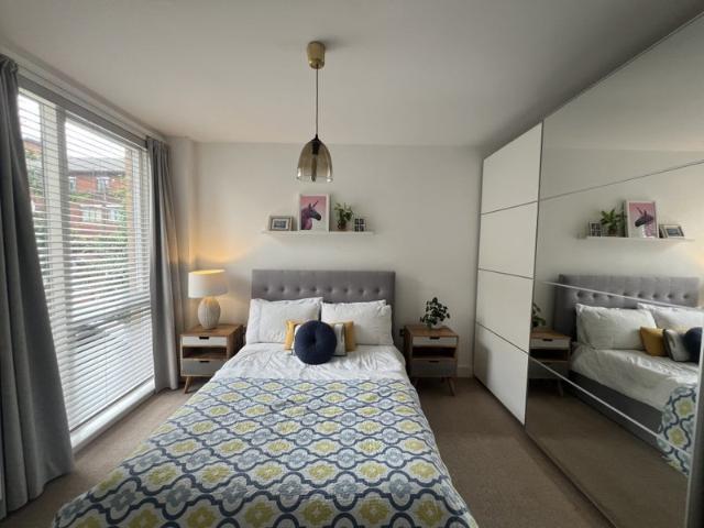 Room at Bruckner Street, City of Westminster