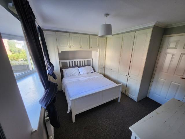 Room at Bryn Celyn, Cardiff