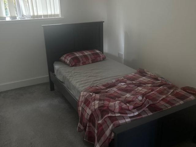 Room at Bryn y nant, Cardiff