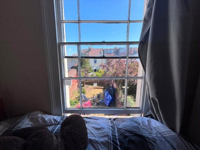 Room at Brynland Avenue, Bristol