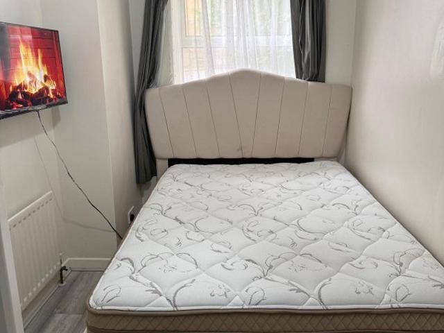 Room at Cubitt Street, Greater London