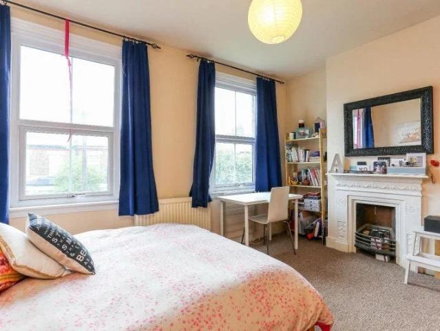 Room at Culmington Road, Greater London