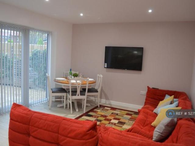 Room at Cullen Place, South Oxfordshire