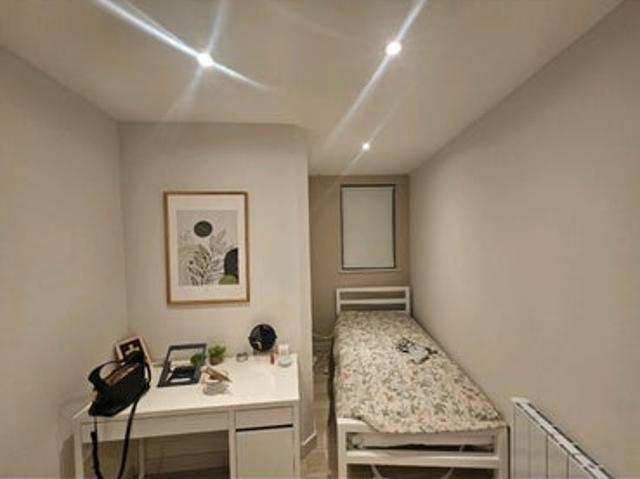 Room at Culvert Road, Greater London