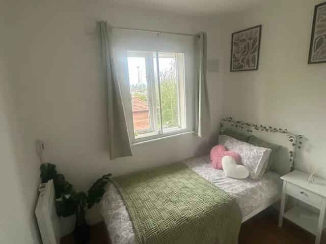 Room at Cumberland Place, Greater London