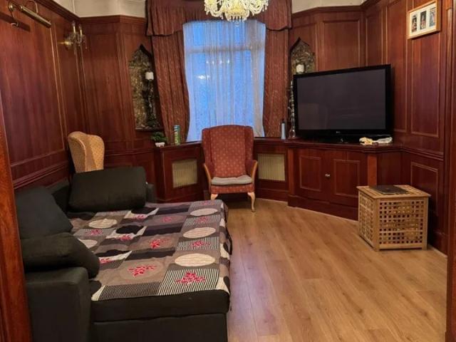 Room at Cunningham Road, Greater London