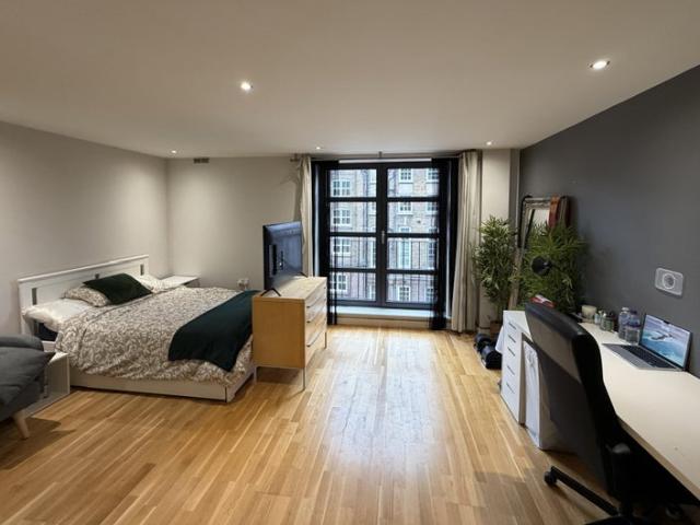Room at Curtain Road, Greater London