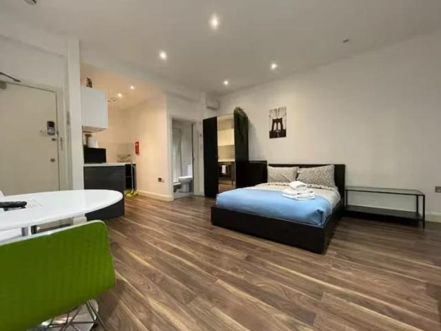 Room at Curtain Road, Greater London
