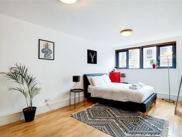Room at Curtain Road, Greater London