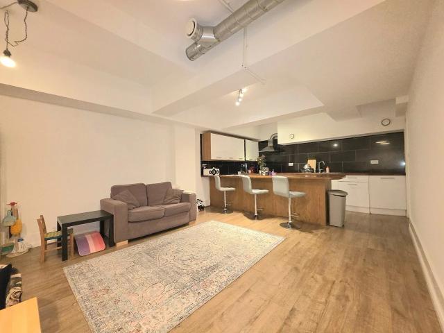 Room at Curtain Road, Greater London