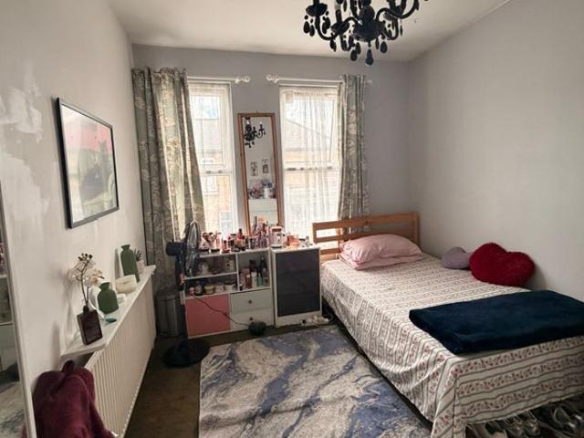 Room at Curwen Avenue, Greater London
