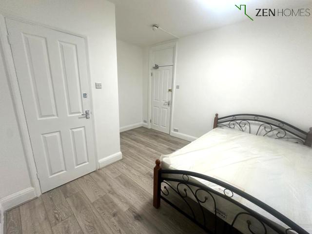 Room at Cyprus Road, Greater London