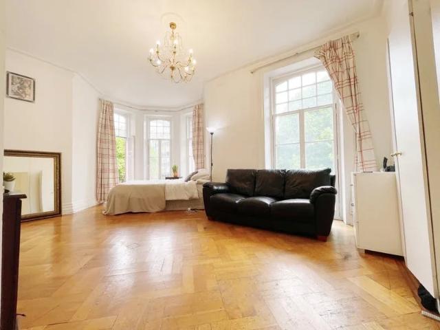 Room at Cabbell Street, City of Westminster
