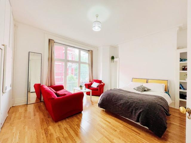 Room at Cabbell Street, City of Westminster
